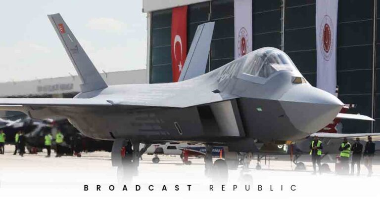 Turkey, Pakistan, and Azerbaijan Unveil KAAN Stealth Aircraft ...